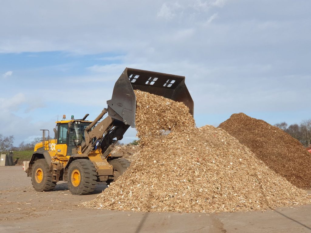 Wood Waste Recycling | Services | This Is Eco